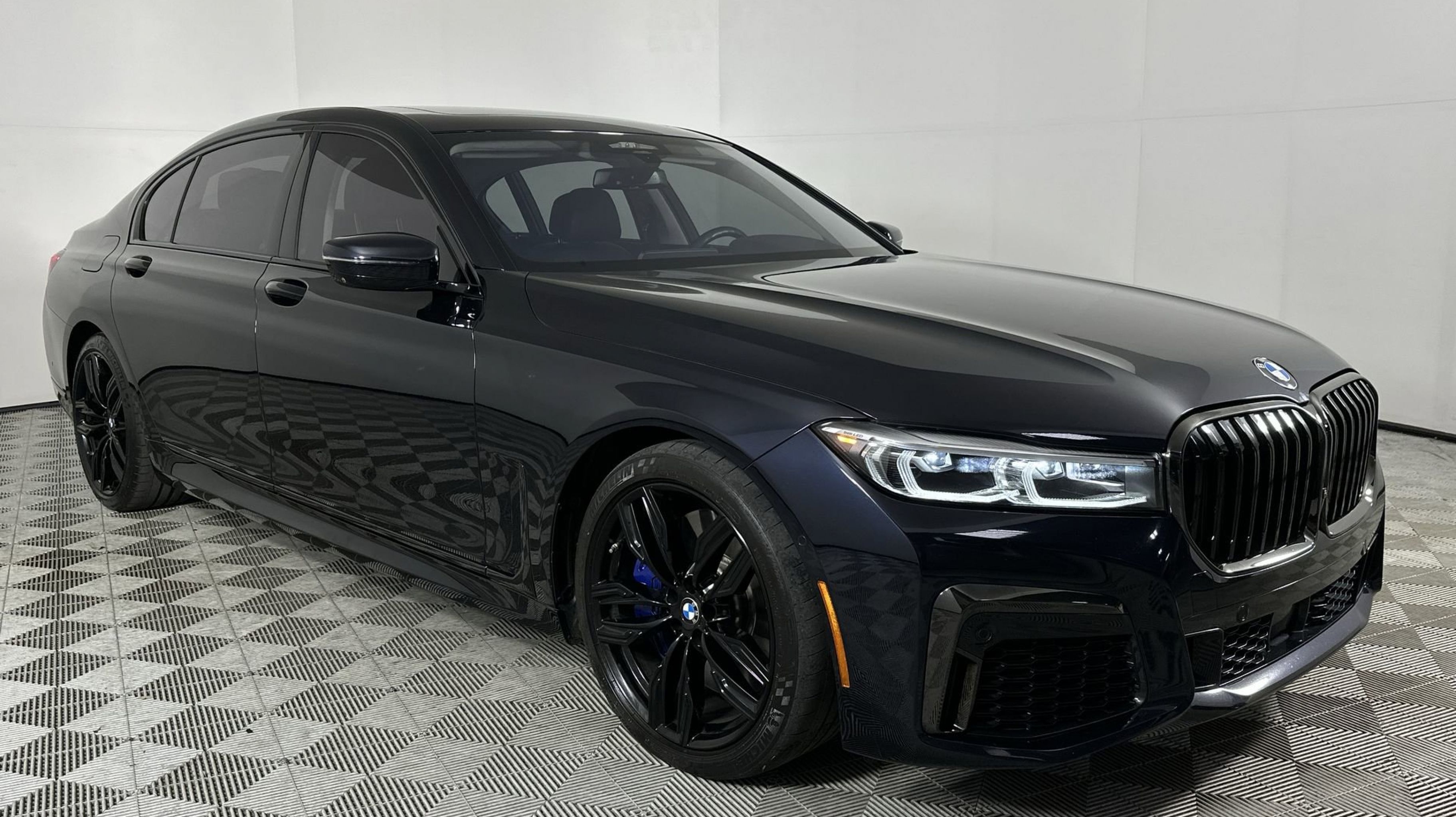 Used 2022 BMW 7 Series M760i xDrive for sale at HGreg