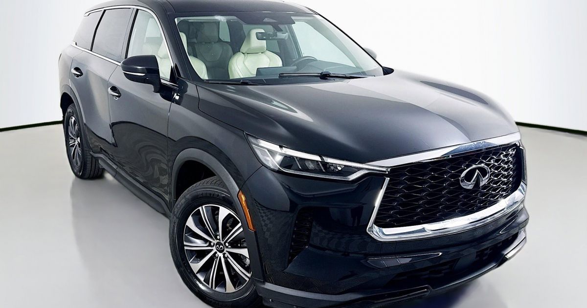 Used 2023 INFINITI QX60 PURE for sale at HGreg