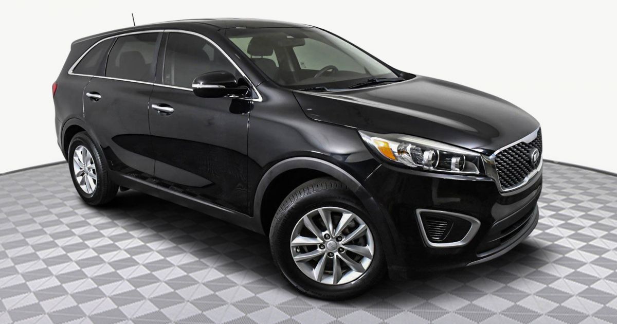 Used 2018 Kia Sorento L for sale at HGreg