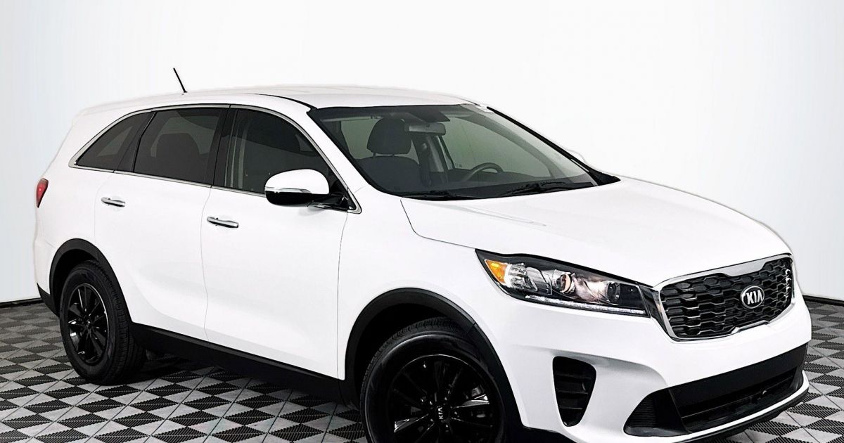 Used 2020 Kia Sorento LX for sale at HGreg