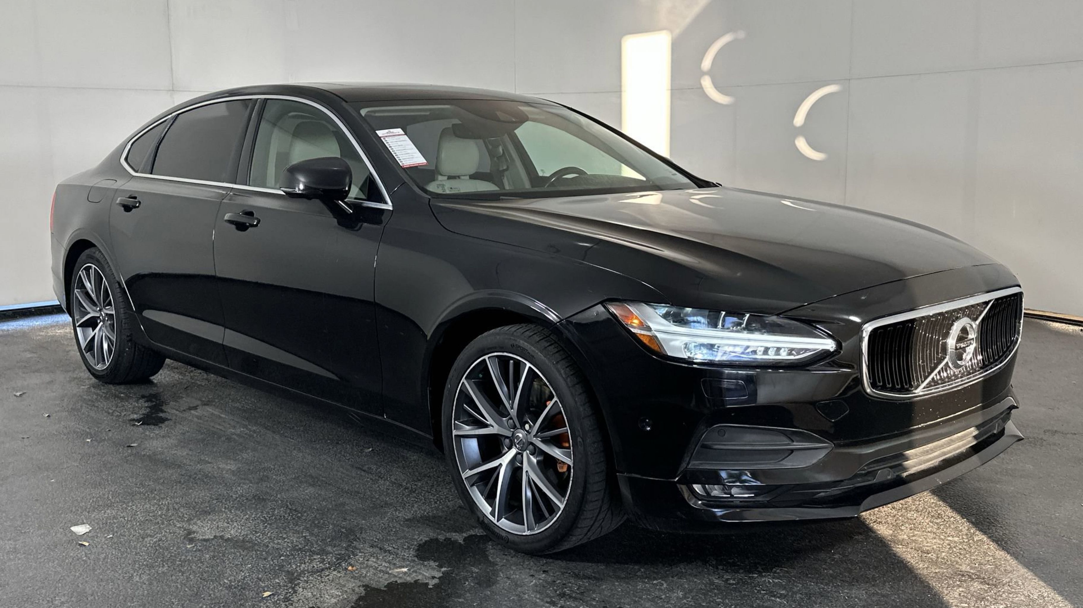 Used 2018 Volvo S90 Momentum for sale at HGreg
