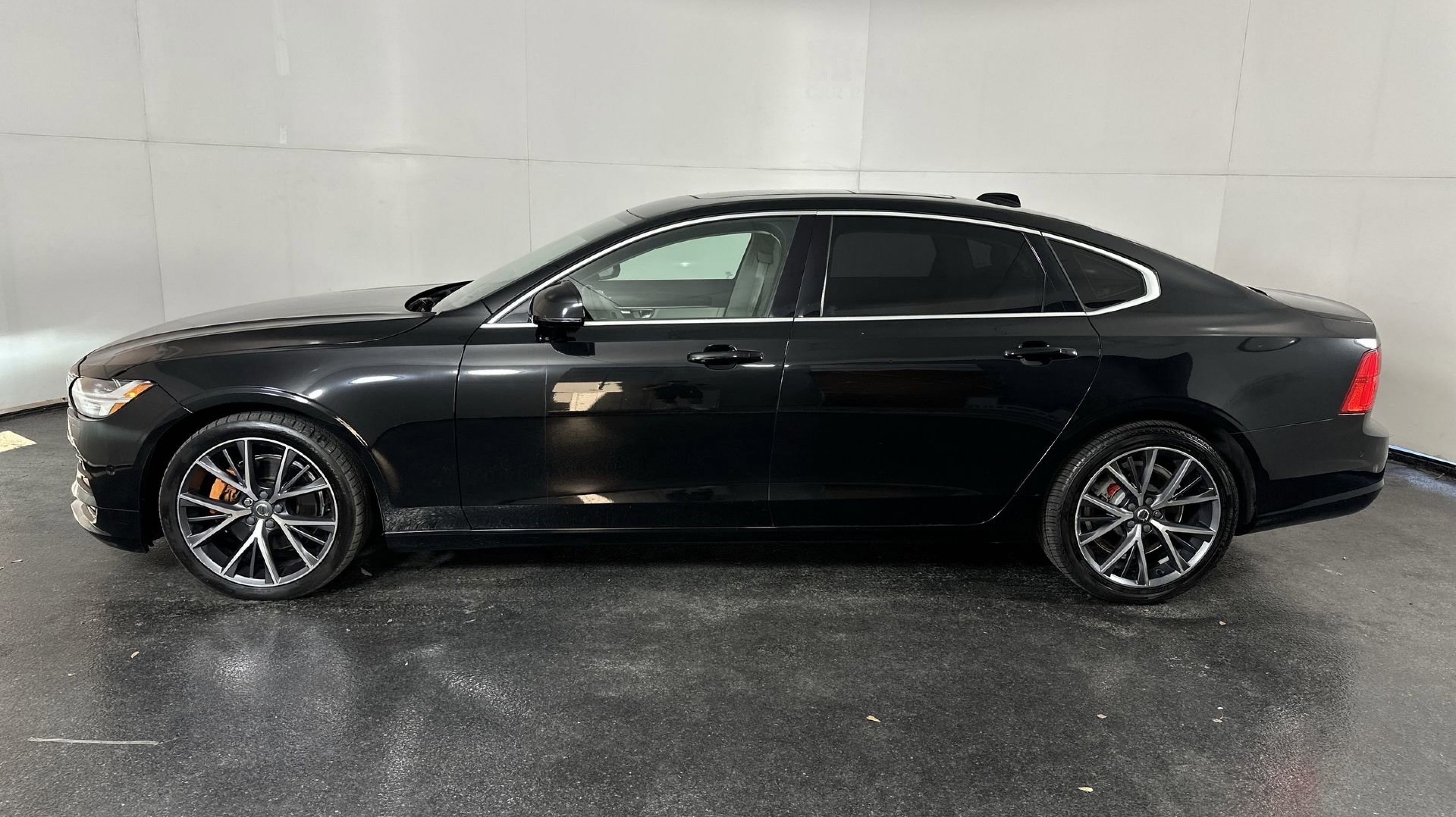 Used 2018 Volvo S90 Momentum for sale at HGreg
