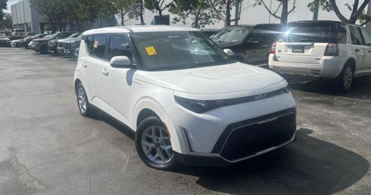 Used 2025 Kia Soul LX for sale at HGreg