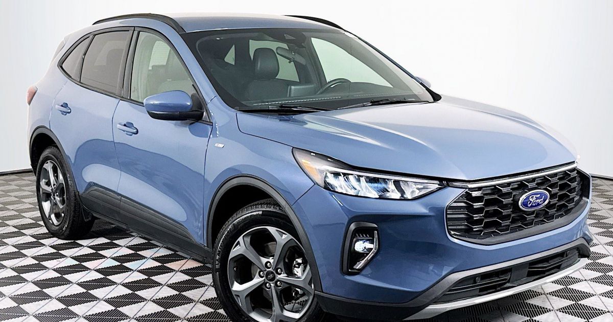 Used 2025 Ford Escape ST-Line Select for sale at HGreg