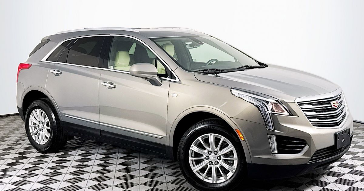 Used 2018 Cadillac XT5 FWD for sale at HGreg